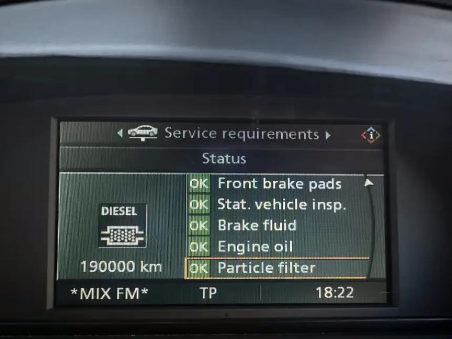 Black BMW 320 2006 in Riga, with an engine capacity of 2.00 L and mileage of 264 thousand km for 3990 €, photo 23 on AUTOMOTO.COM.LV