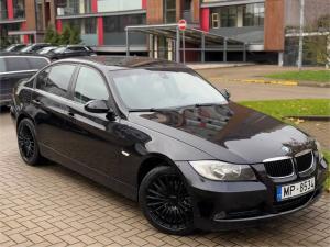 Melns BMW 320 2006 Rīga, ar dzinēja tilpumu 2.00 L un nobraukumu 390 tūkst. km par 4490 €, foto  vietnē AUTOMOTO.COM.LV