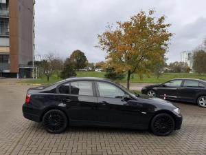 Black BMW 320 2006 in Riga, with an engine capacity of 2.00 L and mileage of 390 thousand km for 4490 €, photo 3 on AUTOMOTO.COM.LV