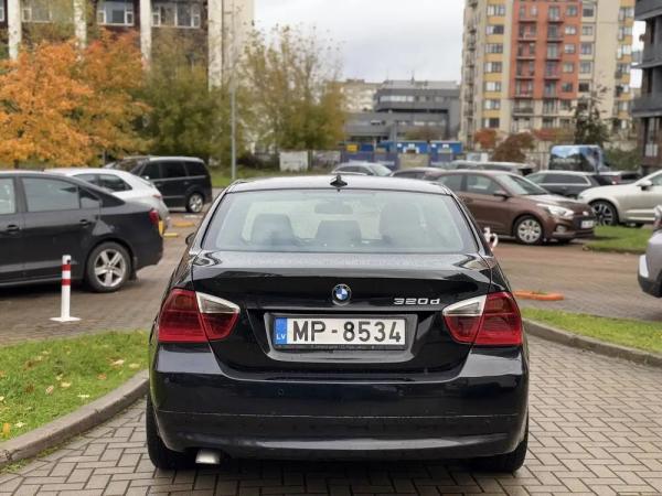 Black BMW 320 2006 in Riga, with an engine capacity of 2.00 L and mileage of 390 thousand km for 4490 €, photo 4 on AUTOMOTO.COM.LV