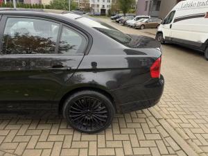 Black BMW 320 2006 in Riga, with an engine capacity of 2.00 L and mileage of 390 thousand km for 4490 €, photo 8 on AUTOMOTO.COM.LV