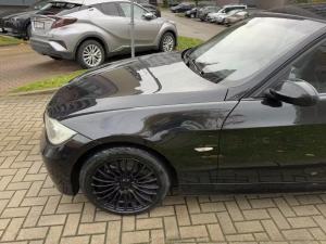 Black BMW 320 2006 in Riga, with an engine capacity of 2.00 L and mileage of 390 thousand km for 4490 €, photo 11 on AUTOMOTO.COM.LV