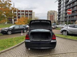 Black BMW 320 2006 in Riga, with an engine capacity of 2.00 L and mileage of 390 thousand km for 4490 €, photo 13 on AUTOMOTO.COM.LV