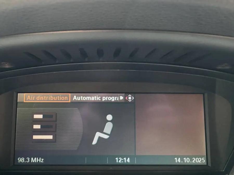 Black BMW 320 2006 in Riga, with an engine capacity of 2.00 L and mileage of 390 thousand km for 4490 €, photo 24 on AUTOMOTO.COM.LV