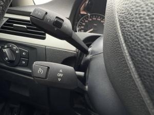 Black BMW 320 2006 in Riga, with an engine capacity of 2.00 L and mileage of 390 thousand km for 4490 €, photo 28 on AUTOMOTO.COM.LV