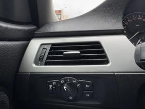 Black BMW 320 2006 in Riga, with an engine capacity of 2.00 L and mileage of 390 thousand km for 4490 €, photo 29 on AUTOMOTO.COM.LV