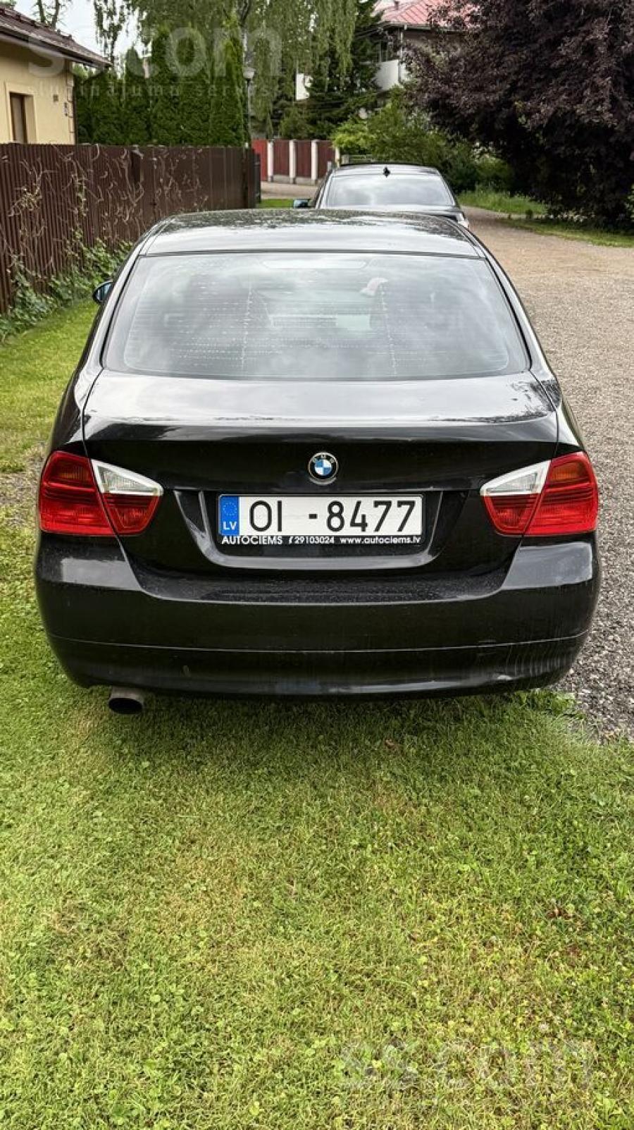 Black BMW 320 2006 in Riga, with an engine capacity of 2.00 L and mileage of 264 thousand km for 3600 €, photo 3 on AUTOMOTO.COM.LV