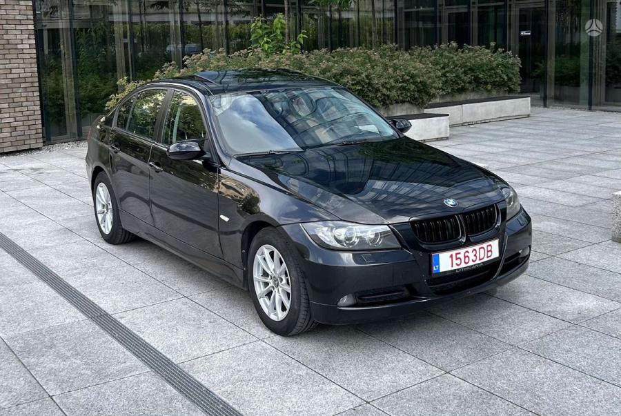 Melns BMW 320 2006 Viļņa, ar dzinēja tilpumu 2.00 L un nobraukumu 377 tūkst. km par 1950 €, foto 4 vietnē AUTOMOTO.COM.LV