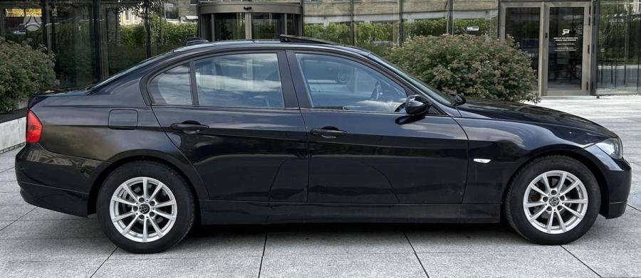 Melns BMW 320 2006 Viļņa, ar dzinēja tilpumu 2.00 L un nobraukumu 377 tūkst. km par 1950 €, foto 5 vietnē AUTOMOTO.COM.LV