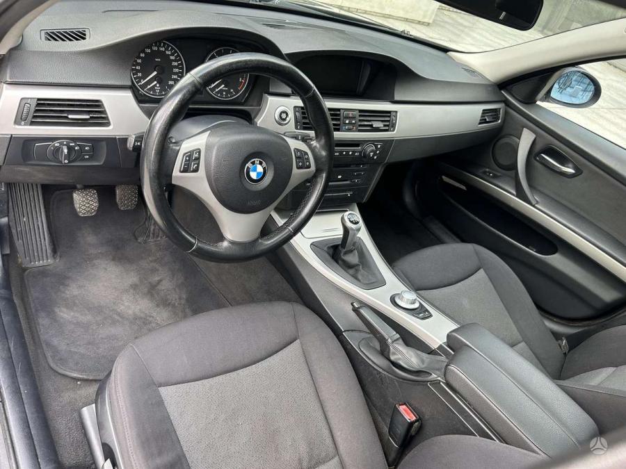 Melns BMW 320 2006 Viļņa, ar dzinēja tilpumu 2.00 L un nobraukumu 377 tūkst. km par 1950 €, foto 10 vietnē AUTOMOTO.COM.LV