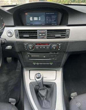 Melns BMW 320 2006 Viļņa, ar dzinēja tilpumu 2.00 L un nobraukumu 377 tūkst. km par 1950 €, foto 13 vietnē AUTOMOTO.COM.LV