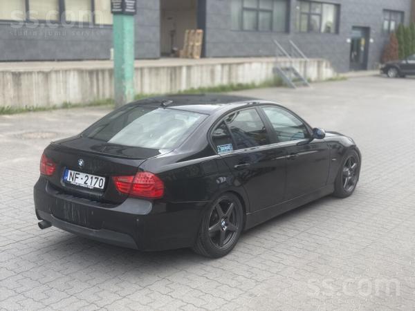 Черный БМВ 320 2006 в Рига, объемом двигателя 2.00 л и пробегом 496 тыс. км за 3899 €, фото 3 на AUTOMOTO.COM.LV