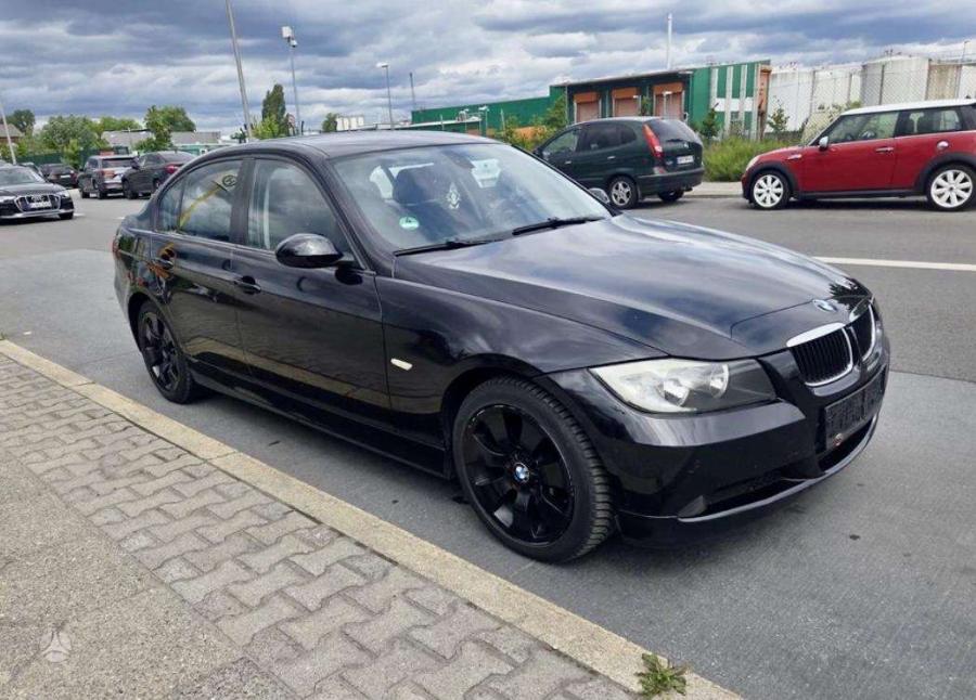 Melns BMW 320 2006 Kauņa, ar dzinēja tilpumu 2.00 L un nobraukumu 266 tūkst. km par 3700 €, foto 3 vietnē AUTOMOTO.COM.LV