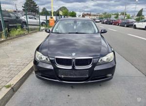 Melns BMW 320 2006 Kauņa, ar dzinēja tilpumu 2.00 L un nobraukumu 266 tūkst. km par 3700 €, foto 4 vietnē AUTOMOTO.COM.LV