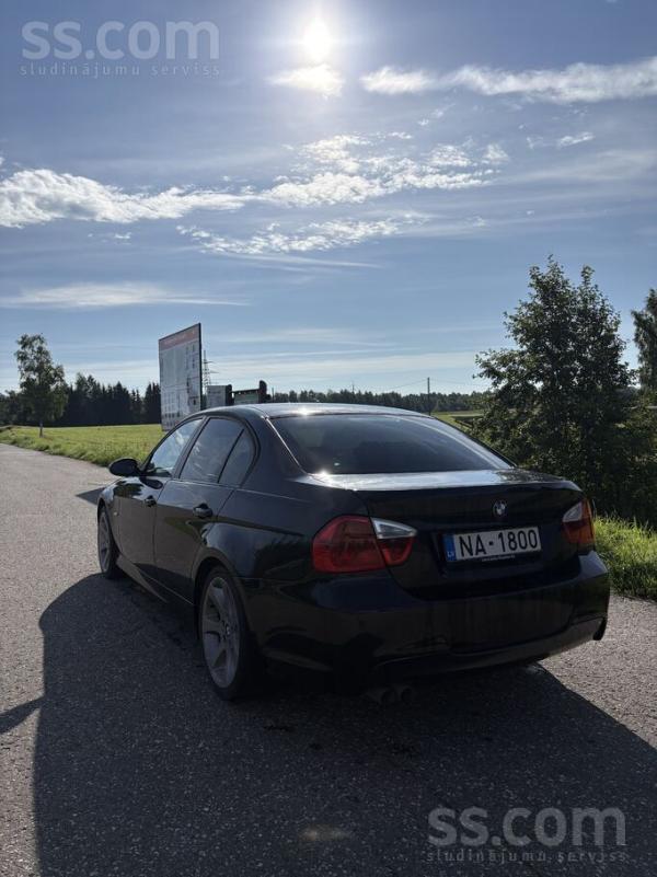 Black BMW 320 2006 in Riga, with an engine capacity of 2.00 L and mileage of 370 thousand km for 3950 €, photo 5 on AUTOMOTO.COM.LV