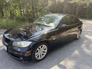 Black BMW 320 2006 in Vilnius, with an engine capacity of 2.00 L and mileage of 299 thousand km for 2500 €, photo  on AUTOMOTO.COM.LV