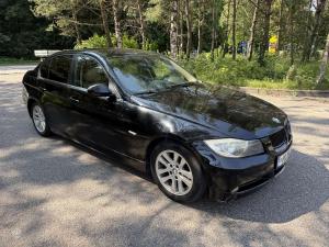 Black BMW 320 2006 in Vilnius, with an engine capacity of 2.00 L and mileage of 299 thousand km for 2500 €, photo 4 on AUTOMOTO.COM.LV
