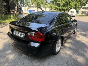 Black BMW 320 2006 in Vilnius, with an engine capacity of 2.00 L and mileage of 299 thousand km for 2500 €, photo 6 on AUTOMOTO.COM.LV