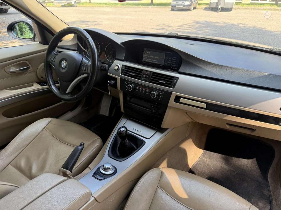 Black BMW 320 2006 in Vilnius, with an engine capacity of 2.00 L and mileage of 299 thousand km for 2500 €, photo 9 on AUTOMOTO.COM.LV
