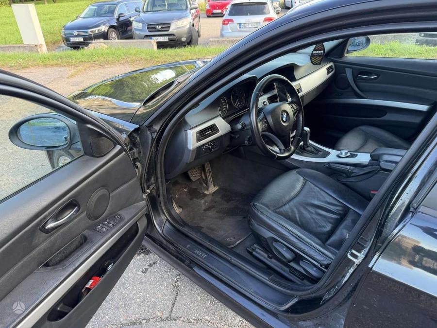 Melns BMW 320 2006 Kauņa, ar dzinēja tilpumu 2.00 L un nobraukumu 337 tūkst. km par 4900 €, foto 14 vietnē AUTOMOTO.COM.LV