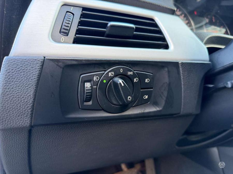 Melns BMW 320 2006 Kauņa, ar dzinēja tilpumu 2.00 L un nobraukumu 337 tūkst. km par 4900 €, foto 23 vietnē AUTOMOTO.COM.LV