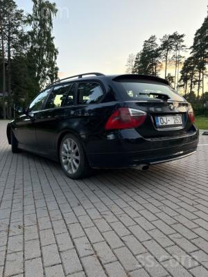 Black BMW 320 2006 in Riga, with an engine capacity of 2.00 L and mileage of 380 thousand km for 2200 €, photo 3 on AUTOMOTO.COM.LV