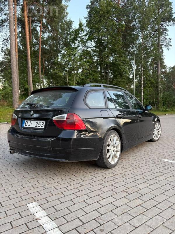 Melns BMW 320 2006 Rīga, ar dzinēja tilpumu 2.00 L un nobraukumu 380 tūkst. km par 2200 €, foto 4 vietnē AUTOMOTO.COM.LV