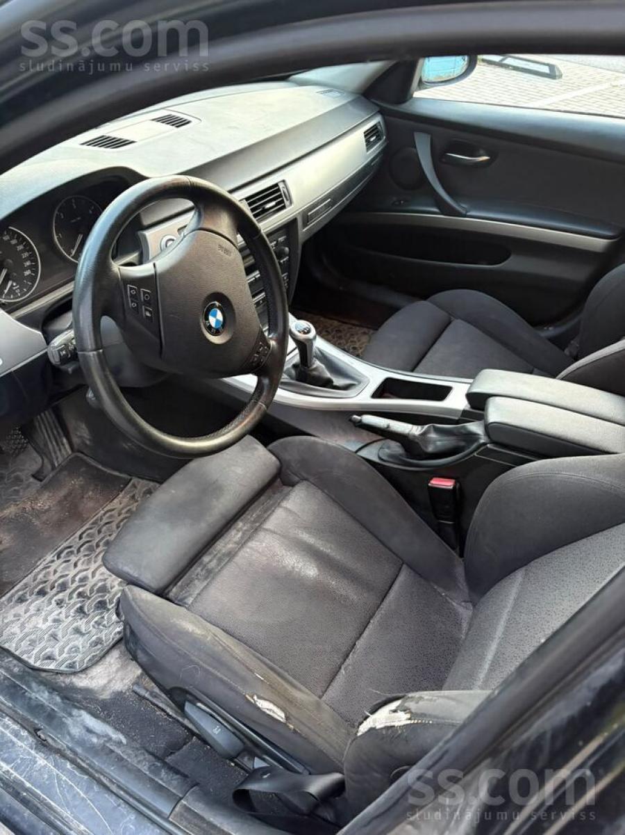 Black BMW 320 2006 in Riga, with an engine capacity of 2.00 L and mileage of 380 thousand km for 2200 €, photo 10 on AUTOMOTO.COM.LV