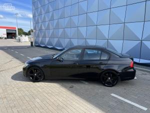 Melns BMW 320 2006 Šilutė, ar dzinēja tilpumu 2.00 L un nobraukumu 263 tūkst. km par 3499 €, foto 4 vietnē AUTOMOTO.COM.LV