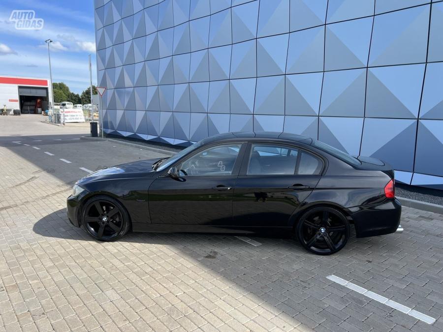 Melns BMW 320 2006 Šilutė, ar dzinēja tilpumu 2.00 L un nobraukumu 263 tūkst. km par 3499 €, foto 4 vietnē AUTOMOTO.COM.LV