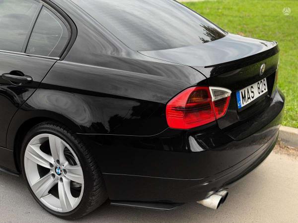 БМВ 320 2006 в Каунас на AUTOMOTO.COM.LV Черный БМВ 320 2006 в Каунас, объемом двигателя 2.00 л и пробегом 320 тыс. км за 4500 €, фото 8 на AUTOMOTO.COM.LV