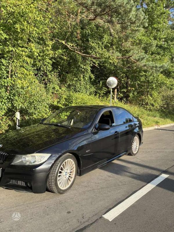 Melns BMW 320 2006 Viļņa, ar dzinēja tilpumu 2.00 L un nobraukumu 343 tūkst. km par 3800 €, foto 4 vietnē AUTOMOTO.COM.LV