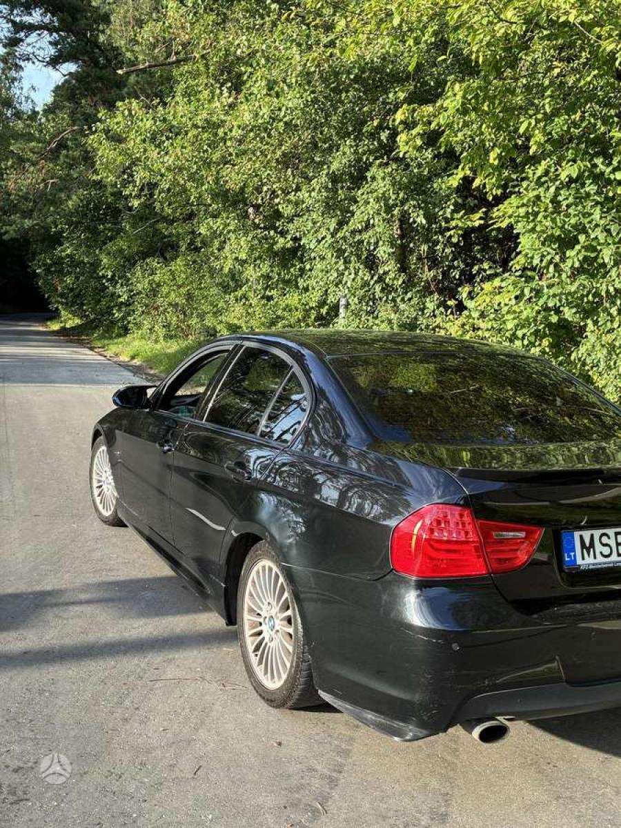 Melns BMW 320 2006 Viļņa, ar dzinēja tilpumu 2.00 L un nobraukumu 343 tūkst. km par 3800 €, foto 5 vietnē AUTOMOTO.COM.LV