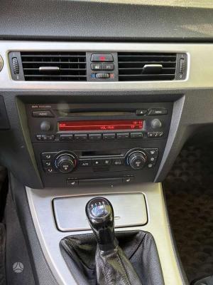 Melns BMW 320 2006 Viļņa, ar dzinēja tilpumu 2.00 L un nobraukumu 343 tūkst. km par 3800 €, foto 10 vietnē AUTOMOTO.COM.LV