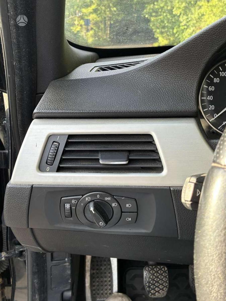 Melns BMW 320 2006 Viļņa, ar dzinēja tilpumu 2.00 L un nobraukumu 343 tūkst. km par 3800 €, foto 13 vietnē AUTOMOTO.COM.LV