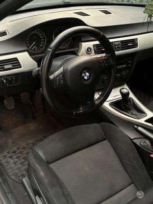 Melns BMW 320 2006 Viļņa, ar dzinēja tilpumu 2.00 L un nobraukumu 343 tūkst. km par 3800 €, foto 18 vietnē AUTOMOTO.COM.LV