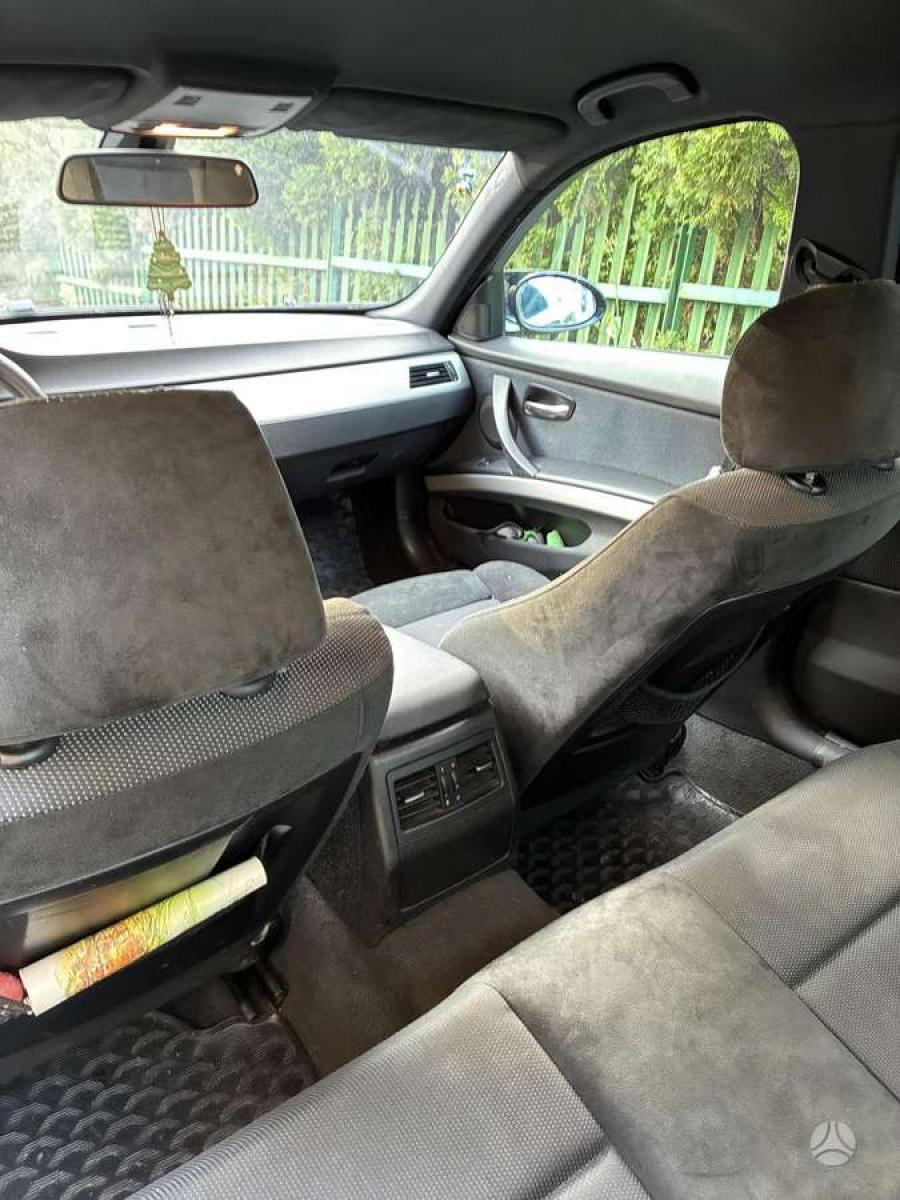 Melns BMW 320 2006 Viļņa, ar dzinēja tilpumu 2.00 L un nobraukumu 343 tūkst. km par 3800 €, foto 20 vietnē AUTOMOTO.COM.LV