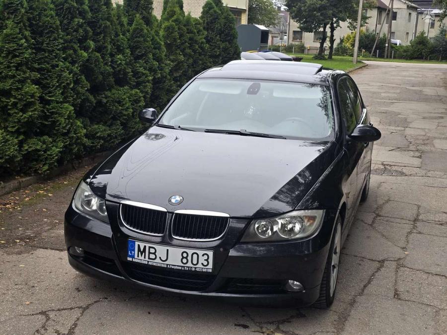 Melns BMW 320 2006 Radviliškis, ar dzinēja tilpumu 2.00 L un nobraukumu 351 tūkst. km par 2900 €, foto 4 vietnē AUTOMOTO.COM.LV