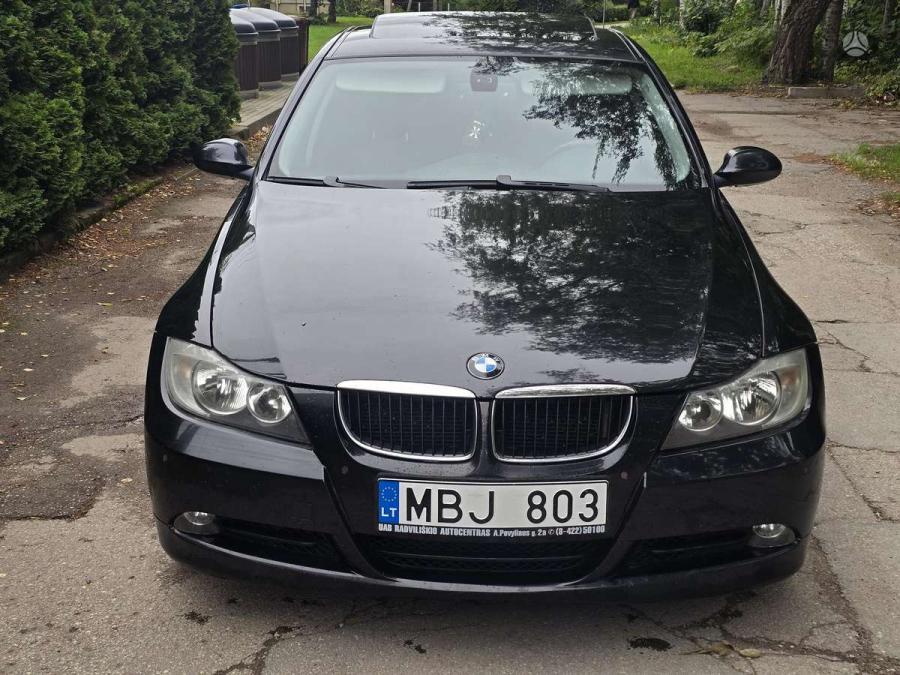 Melns BMW 320 2006 Radviliškis, ar dzinēja tilpumu 2.00 L un nobraukumu 351 tūkst. km par 2900 €, foto 5 vietnē AUTOMOTO.COM.LV