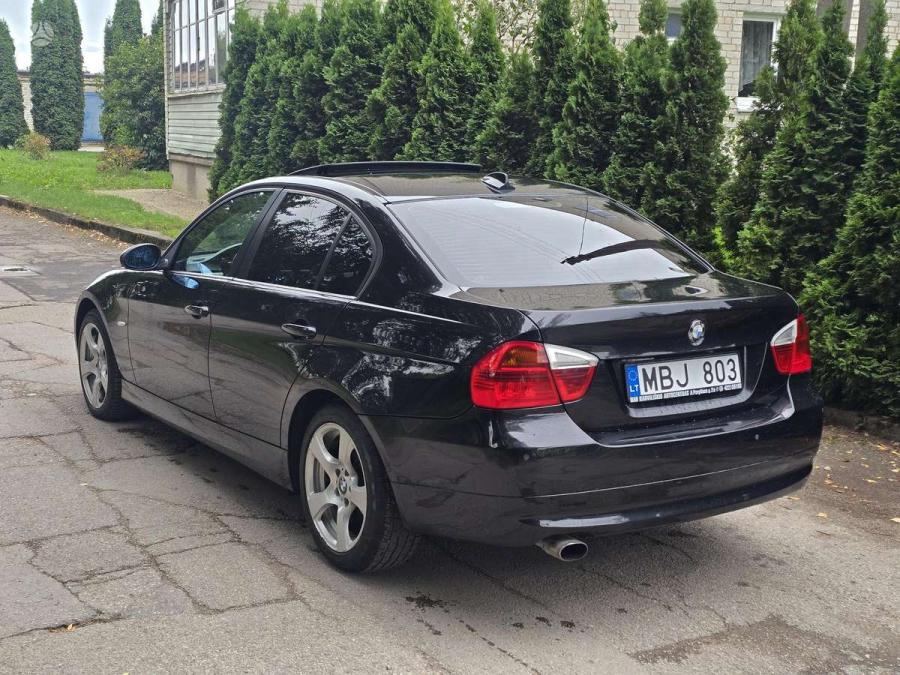 Melns BMW 320 2006 Radviliškis, ar dzinēja tilpumu 2.00 L un nobraukumu 351 tūkst. km par 2900 €, foto 6 vietnē AUTOMOTO.COM.LV