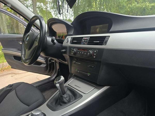 Melns BMW 320 2006 Radviliškis, ar dzinēja tilpumu 2.00 L un nobraukumu 351 tūkst. km par 2900 €, foto 8 vietnē AUTOMOTO.COM.LV