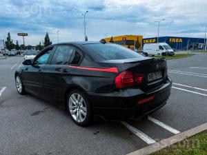 Melns BMW 320 2006 Rīga, ar dzinēja tilpumu 2.00 L un nobraukumu 368 tūkst. km par 4000 €, foto 5 vietnē AUTOMOTO.COM.LV