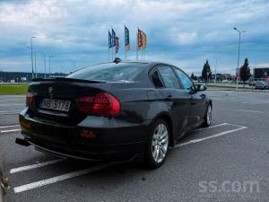 Melns BMW 320 2006 Rīga, ar dzinēja tilpumu 2.00 L un nobraukumu 368 tūkst. km par 4000 €, foto 7 vietnē AUTOMOTO.COM.LV