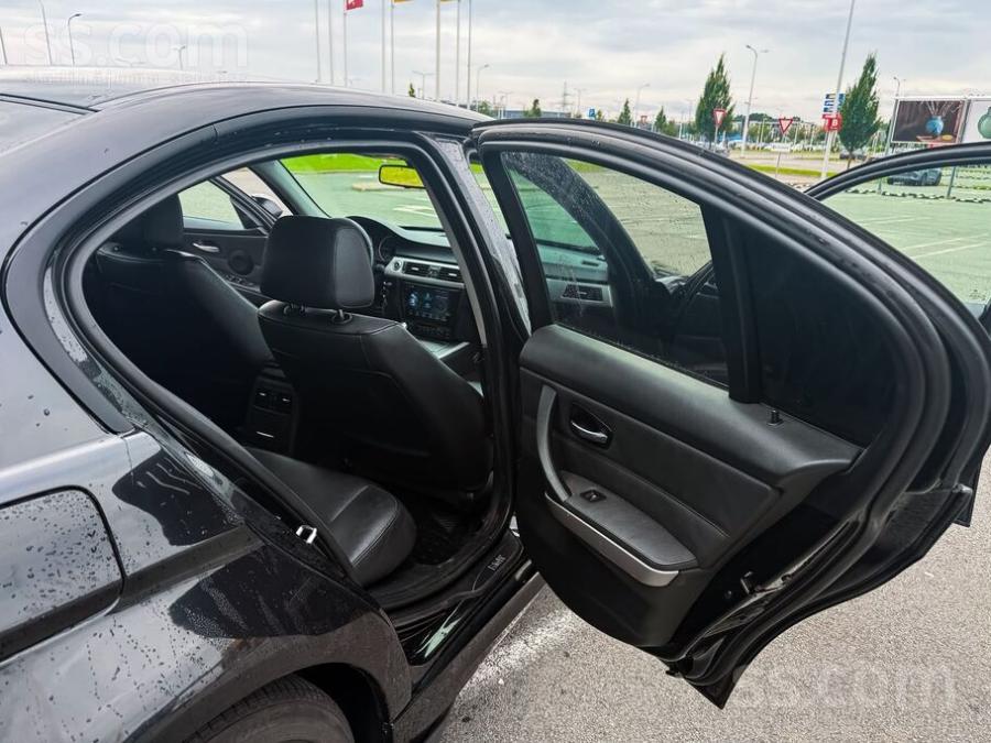 Melns BMW 320 2006 Rīga, ar dzinēja tilpumu 2.00 L un nobraukumu 368 tūkst. km par 4000 €, foto 8 vietnē AUTOMOTO.COM.LV