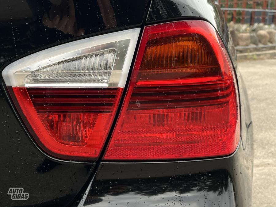 Black BMW 320 2006 in Klaipeda, with an engine capacity of 2.00 L and mileage of 0 thousand km for 2250 €, photo 8 on AUTOMOTO.COM.LV