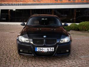 Black BMW 320 2006 in Liepaja, with an engine capacity of 2.00 L and mileage of 354 thousand km for 3700 €, photo 3 on AUTOMOTO.COM.LV