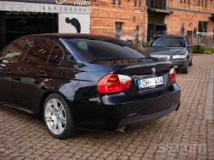 Black BMW 320 2006 in Liepaja, with an engine capacity of 2.00 L and mileage of 354 thousand km for 3700 €, photo 10 on AUTOMOTO.COM.LV