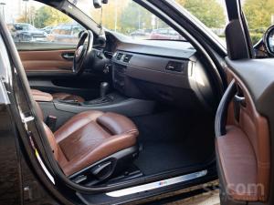 Black BMW 320 2006 in Liepaja, with an engine capacity of 2.00 L and mileage of 354 thousand km for 3700 €, photo 21 on AUTOMOTO.COM.LV