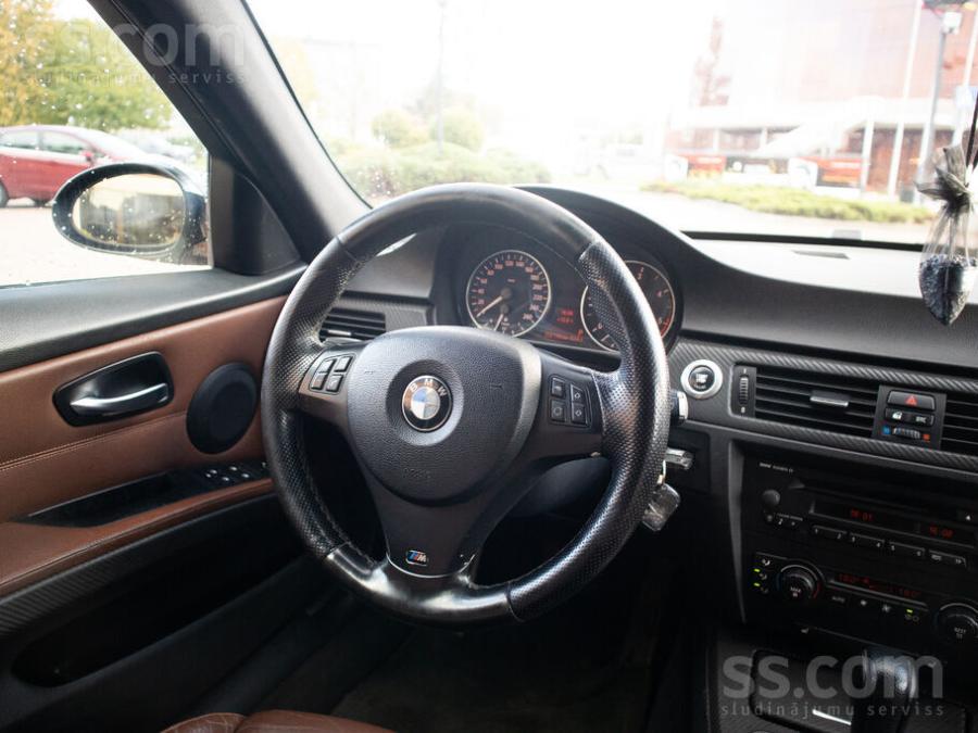 Black BMW 320 2006 in Liepaja, with an engine capacity of 2.00 L and mileage of 354 thousand km for 3700 €, photo 22 on AUTOMOTO.COM.LV