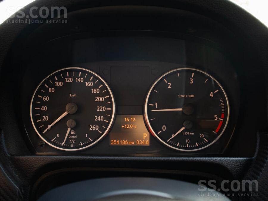 Black BMW 320 2006 in Liepaja, with an engine capacity of 2.00 L and mileage of 354 thousand km for 3700 €, photo 23 on AUTOMOTO.COM.LV
